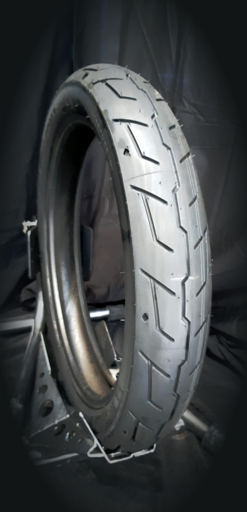 Michelin Scorcher 31 100/90b19 - RAW CUSTOMS